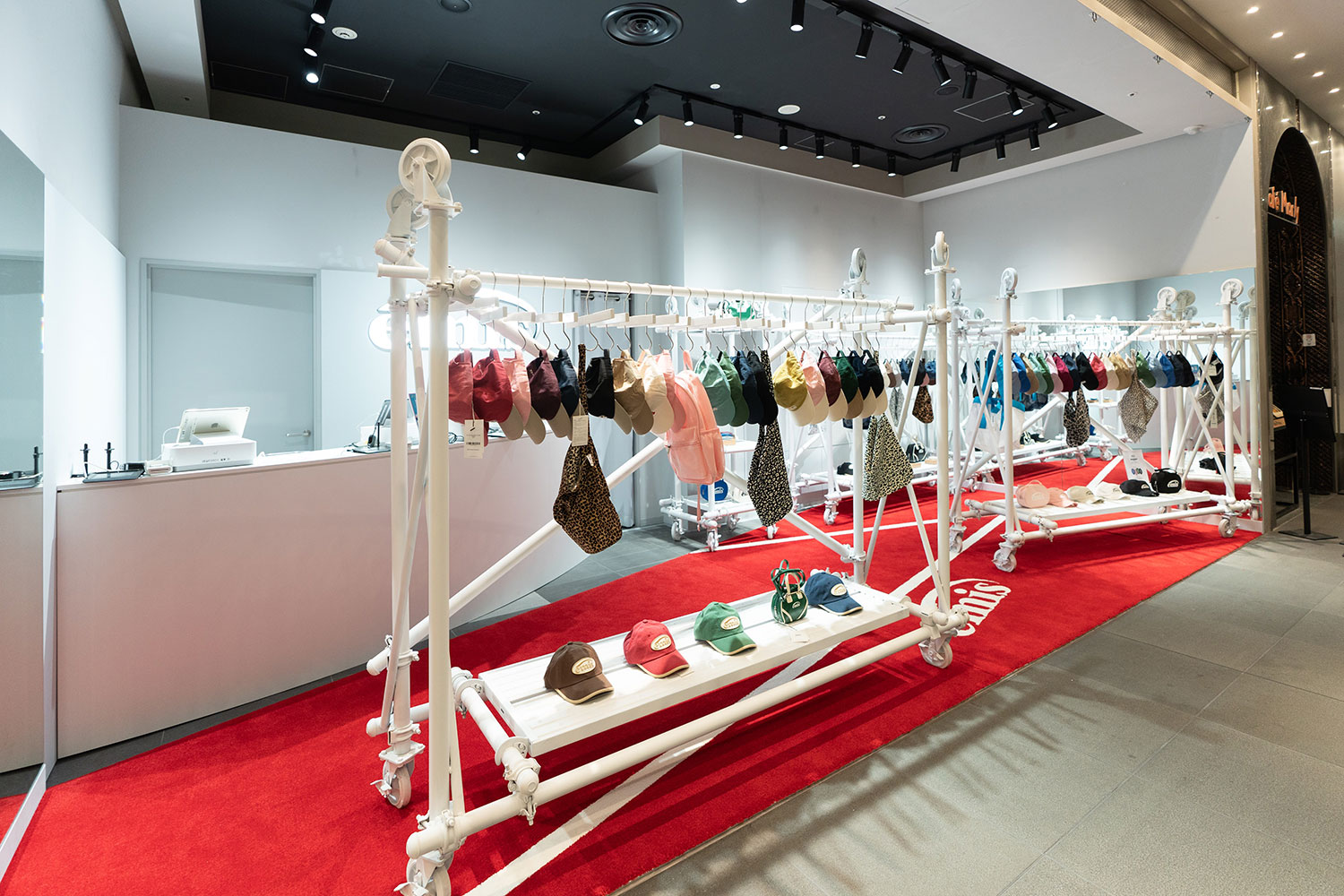 「EMIS」ポップアップストア｜渋谷PARCO | 株式会社ビーツ（BEEATS）